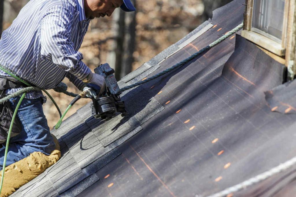 St. Louis Roofers Injured at Workplace - St. Louis Work Injury Attorneys