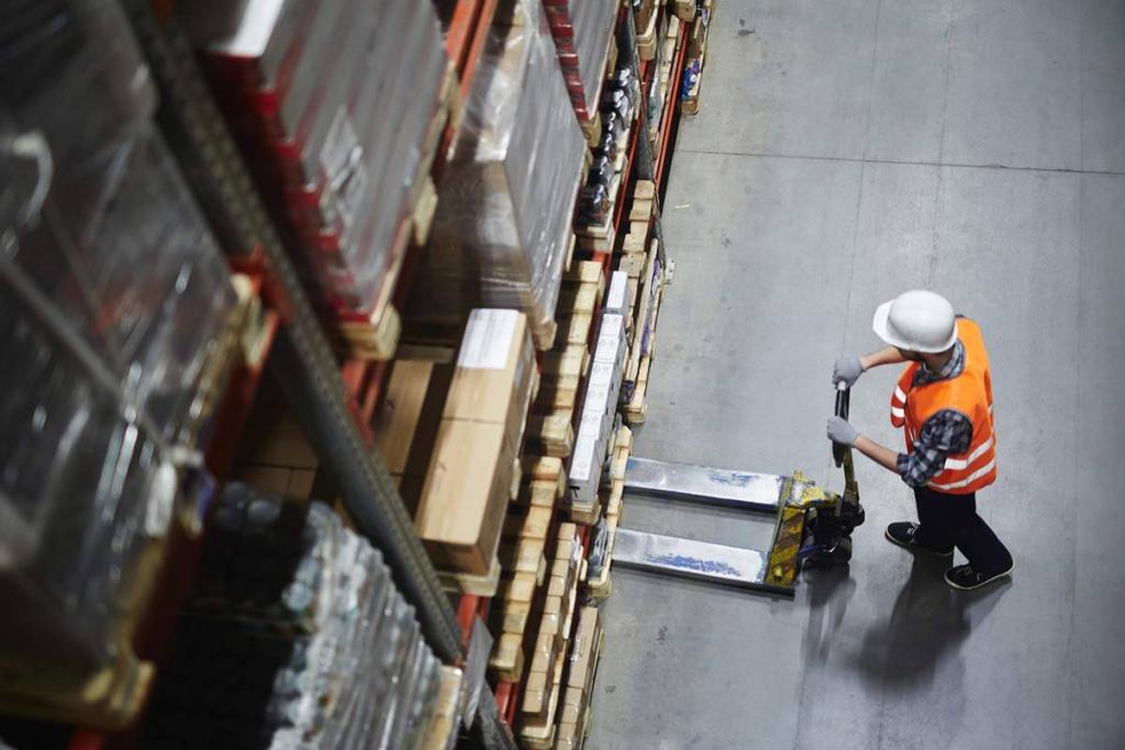 5 Dangers Faced By Warehouse Workers